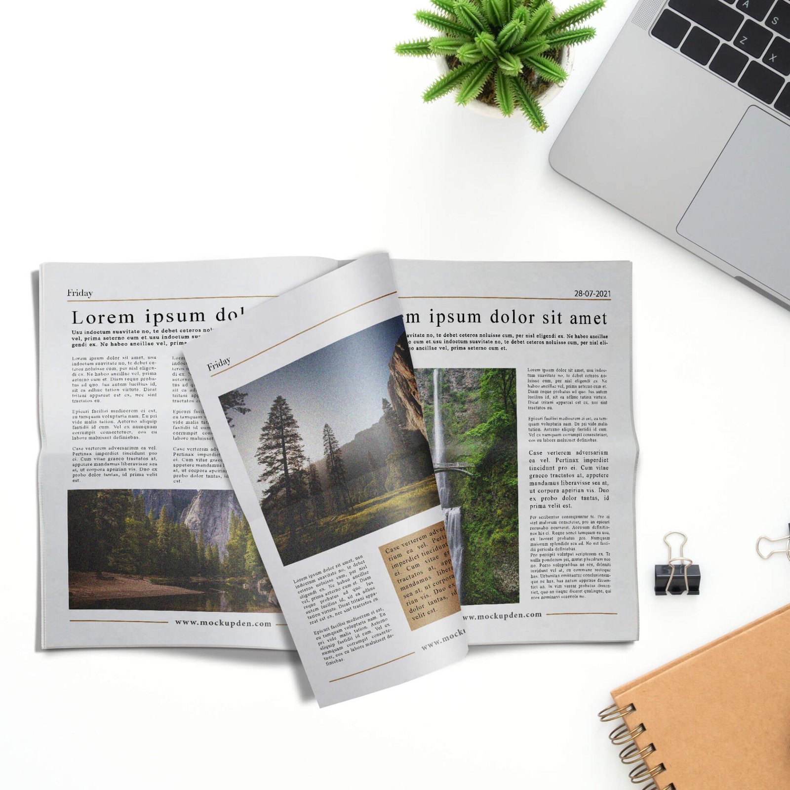 Free Open Newspaper Mockup PSD...