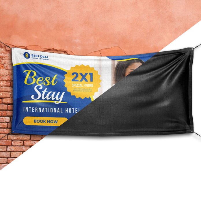 Free Outdoor Banner Mockup PSD