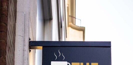 55+ Best Free Signs and Billboards Mockup PSD | Mockupden